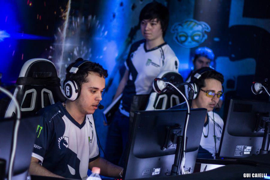 FaZe Clan e Team Liquid garantem vaga nas finais da Pro League de ...