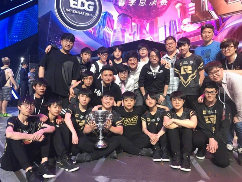 O rei finalmente é coroado; RNG é campeã da LPL 2018 - Mais Esports