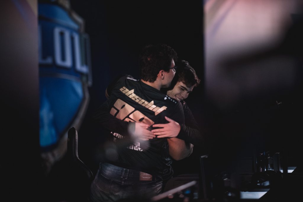 Absolut e Redbert: uma história de gênese, ouro e intrepidez - Mais Esports