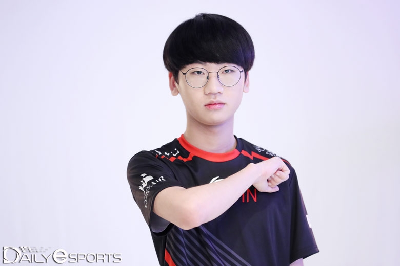 LoL: Doran faz bela jogada e vence o 1v2 em Griffin vs SKT na LCK ...