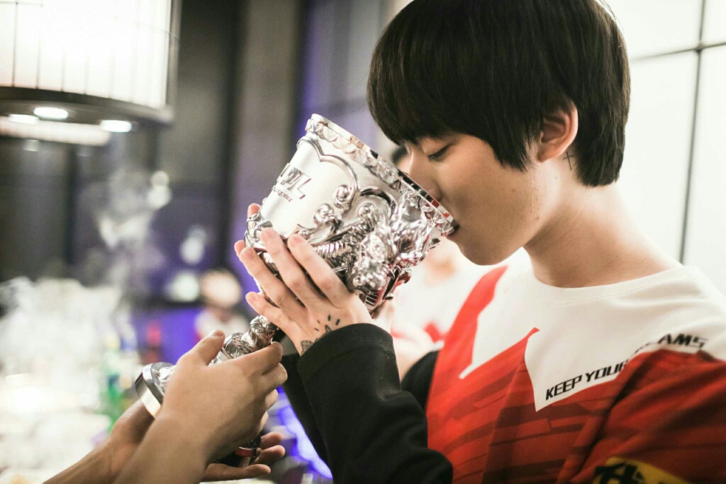 LoL: Campeão da LPL, Mystic é acusado de assédio e abuso sexual - Mais Esports
