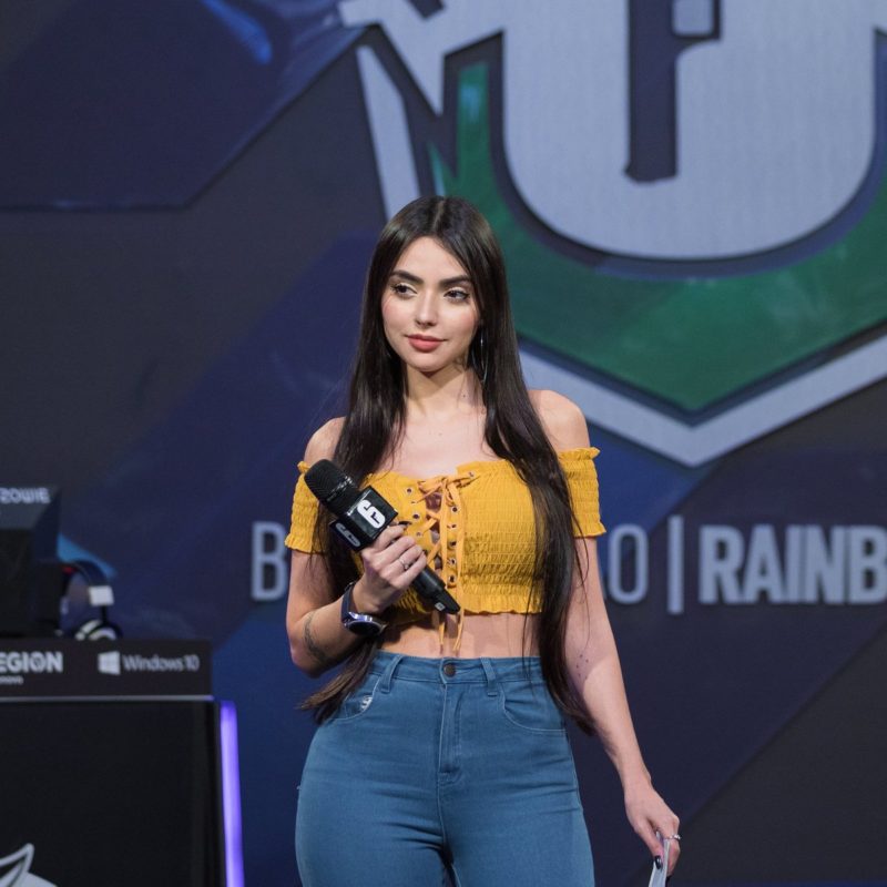 Nyvi Estephan é indicada para apresentadora do ano no Esports Awards ...