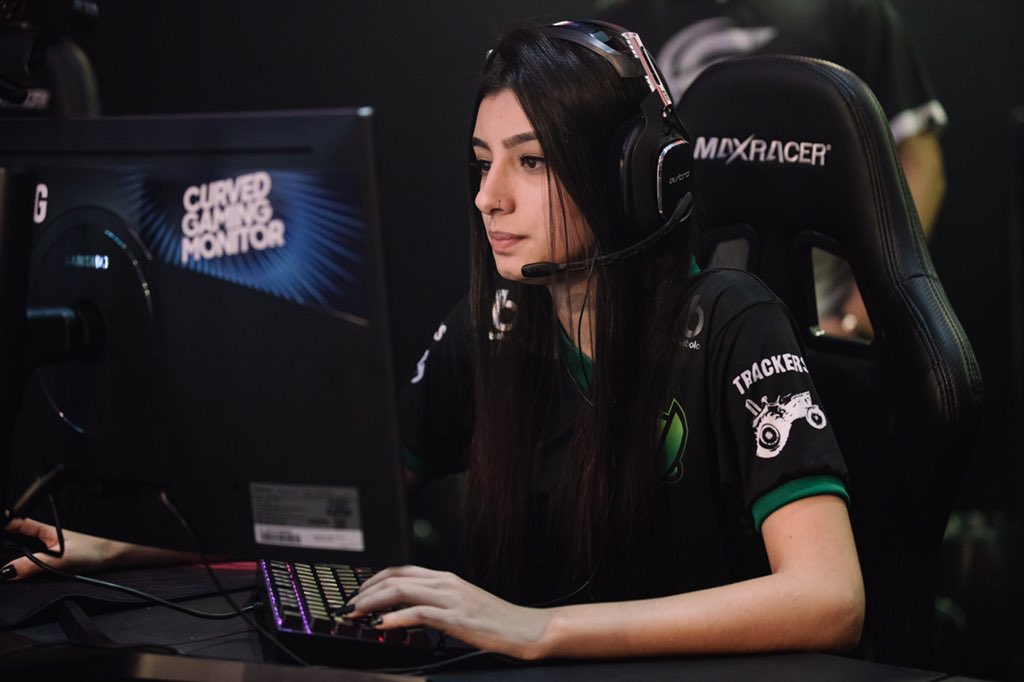 R6: RDW está próximo de anunciar novo elenco feminino liderado por mand ...