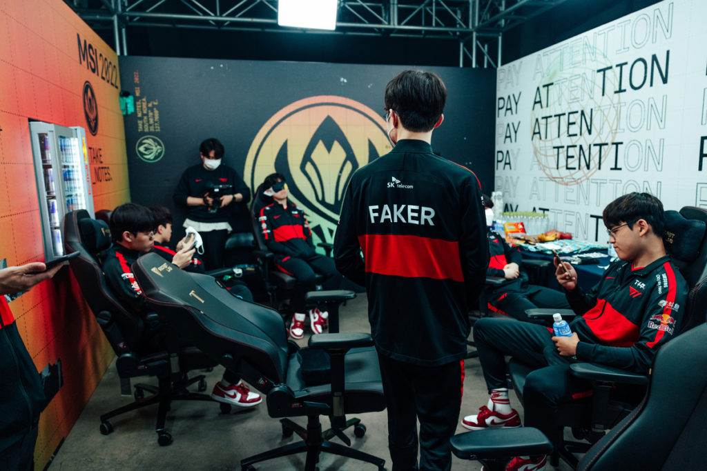 MSI 2022: T1 faz jogos rápidos, vence a G2 e vai à final contra a RNG - Mais Esports