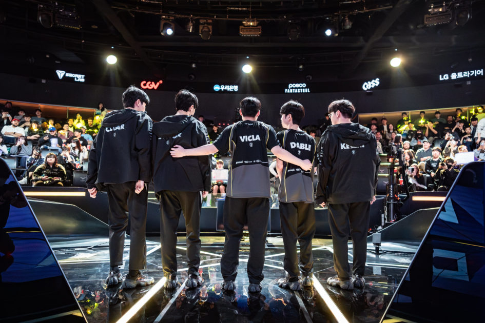 LCK 2025: BNK FearX supera T1; Smash e Gumayusi fazem revezamento - Mais Esports