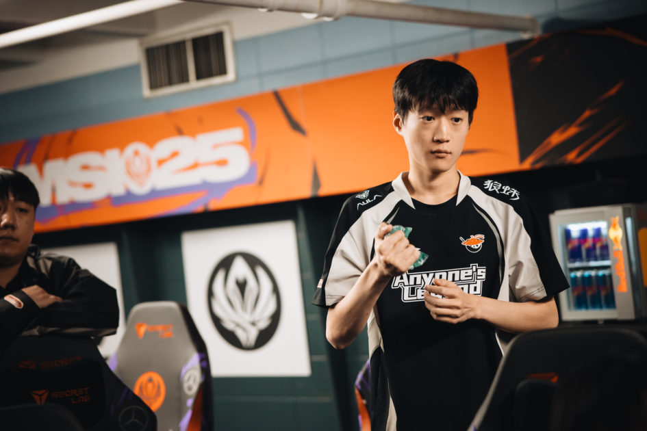 LPL 2025: AL Shanks recebe punição por assédio verbal em live - Mais ...